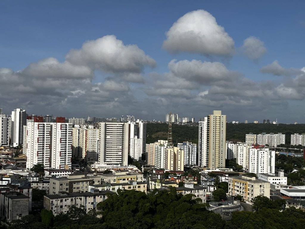 Salvador Terá Fim De Semana Abafado, Com Previsão De Chuvas Isoladas ...